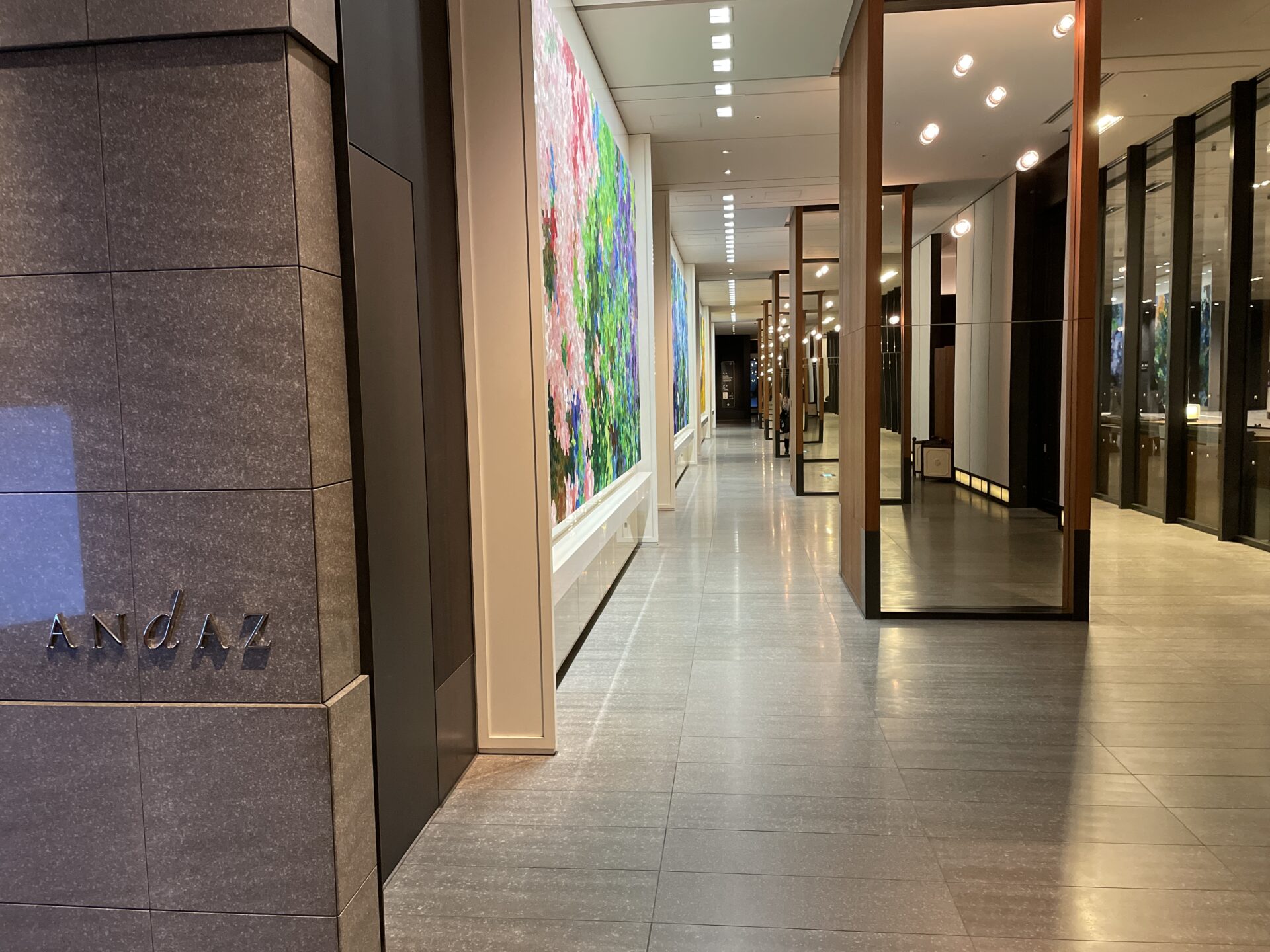 Andaz | toast with a beautiful night view at ROOFTOP BAR | NishiHata Master